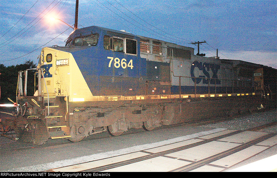 CSX C40-8W #7864 on SP-19